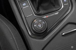 Balts Volkswagen Tiguan Allspace 2023 Viļņa, ar dzinēja tilpumu 2.00 L un nobraukumu 146 tūkst. km par 27950 €, foto 23 vietnē AUTOMOTO.COM.LV