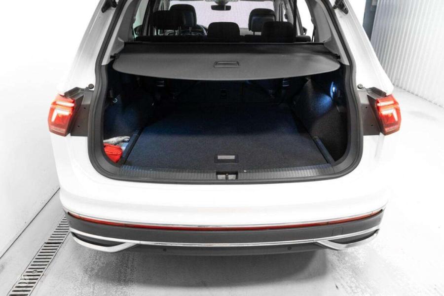 Balts Volkswagen Tiguan Allspace 2023 Viļņa, ar dzinēja tilpumu 2.00 L un nobraukumu 146 tūkst. km par 27950 €, foto 26 vietnē AUTOMOTO.COM.LV