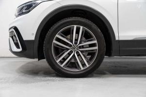 Balts Volkswagen Tiguan Allspace 2023 Viļņa, ar dzinēja tilpumu 2.00 L un nobraukumu 146 tūkst. km par 27950 €, foto 29 vietnē AUTOMOTO.COM.LV