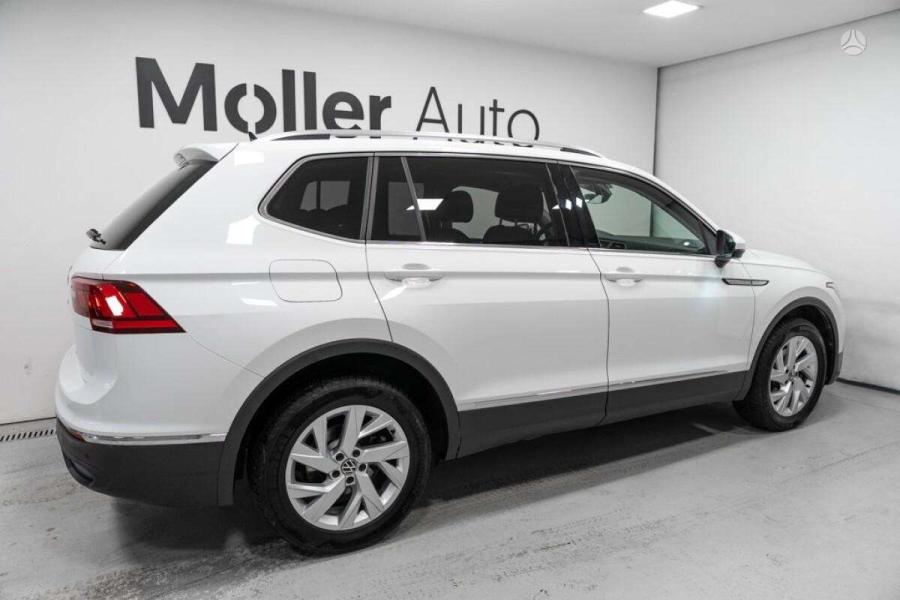 White Volkswagen Tiguan Allspace 2024 in Vilnius, with an engine capacity of 1.50 L and mileage of 32 thousand km for 30350 €, photo 3 on AUTOMOTO.COM.LV