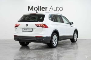 White Volkswagen Tiguan Allspace 2024 in Vilnius, with an engine capacity of 1.50 L and mileage of 40 thousand km for 29850 €, photo 3 on AUTOMOTO.COM.LV