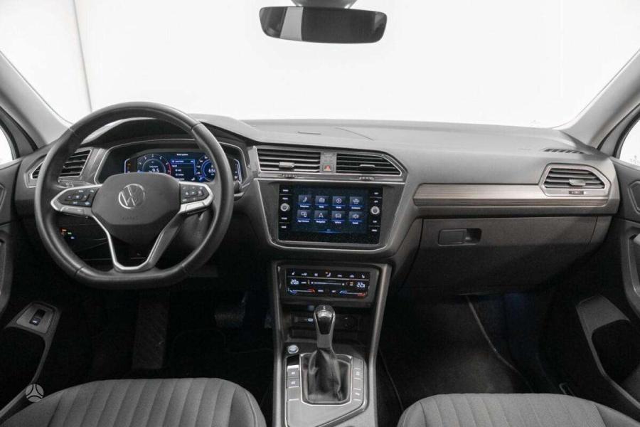 Balts Volkswagen Tiguan Allspace 2024 Viļņa, ar dzinēja tilpumu 1.50 L un nobraukumu 32 tūkst. km par 28100 €, foto 9 vietnē AUTOMOTO.COM.LV