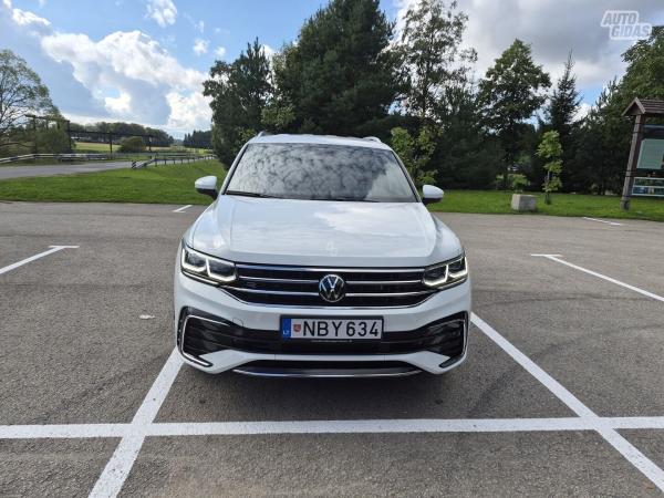 Фольксваген Tiguan Allspace 2024 в Биржай на AUTOMOTO.COM.LV Белый Фольксваген Tiguan Allspace 2024 в Биржай, объемом двигателя 1.50 л и пробегом 51 тыс. км за 27500 €, фото 5 на AUTOMOTO.COM.LV