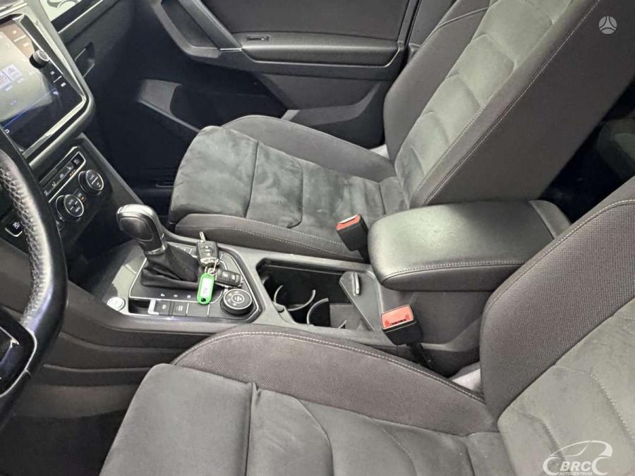 Balts Volkswagen Tiguan Allspace 2019 Viļņa, ar dzinēja tilpumu 1.97 L un nobraukumu 209 tūkst. km par 23900 €, foto 24 vietnē AUTOMOTO.COM.LV