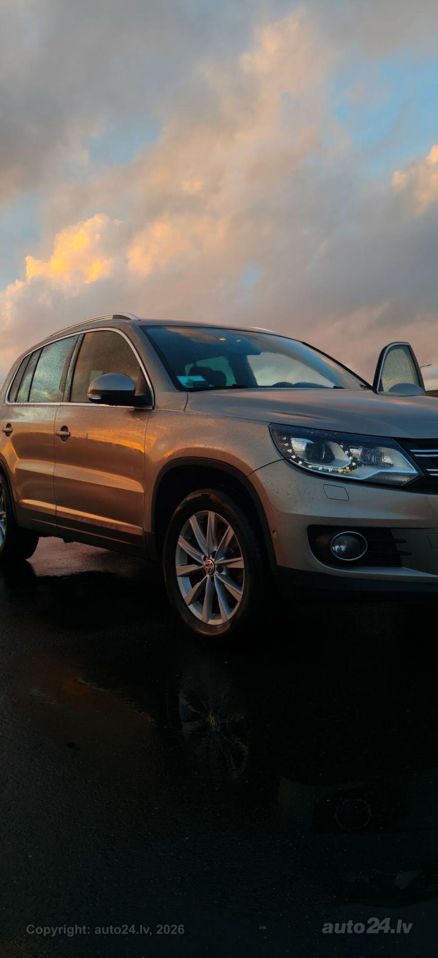 Smilšu krāsa Volkswagen Tiguan 2013 Tallina, ar dzinēja tilpumu 2.00 L un nobraukumu 237 tūkst. km par 10000 €, foto 3 vietnē AUTOMOTO.COM.LV