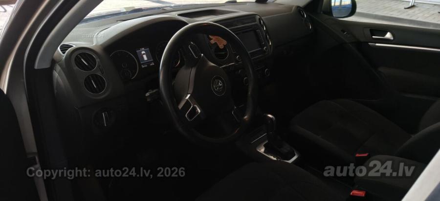 Smilšu krāsa Volkswagen Tiguan 2013 Tallina, ar dzinēja tilpumu 2.00 L un nobraukumu 237 tūkst. km par 10000 €, foto 7 vietnē AUTOMOTO.COM.LV