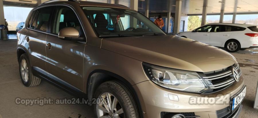 Smilšu krāsa Volkswagen Tiguan 2013 Tallina, ar dzinēja tilpumu 2.00 L un nobraukumu 237 tūkst. km par 10000 €, foto 10 vietnē AUTOMOTO.COM.LV
