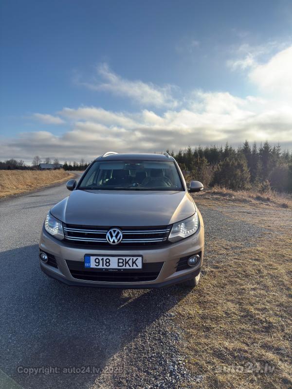 Smilšu krāsa Volkswagen Tiguan 2013 Kuresāre, ar dzinēja tilpumu 2.00 L un nobraukumu 158 tūkst. km par 12000 €, foto 1 vietnē AUTOMOTO.COM.LV