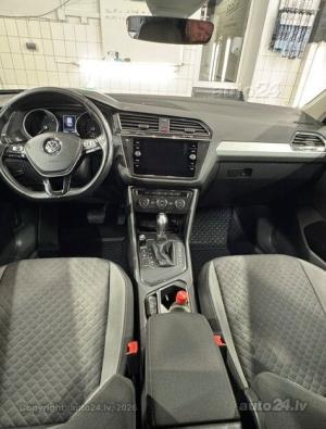 Smilšu krāsa Volkswagen Tiguan 2018 Tallina, ar dzinēja tilpumu 2.00 L un nobraukumu 200 tūkst. km par 16900 €, foto 9 vietnē AUTOMOTO.COM.LV