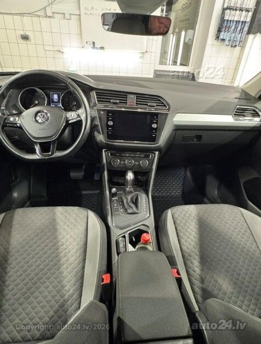 Smilšu krāsa Volkswagen Tiguan 2018 Tallina, ar dzinēja tilpumu 2.00 L un nobraukumu 200 tūkst. km par 16900 €, foto 9 vietnē AUTOMOTO.COM.LV