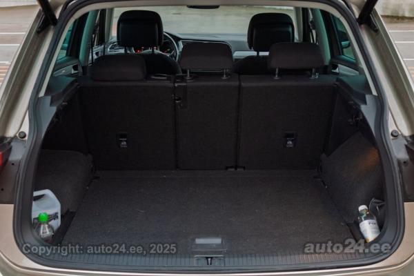 Beige Volkswagen Tiguan 2019 in Tallinn, with an engine capacity of 2.00 L and mileage of 155 thousand km for 20000 €, photo 11 on AUTOMOTO.COM.LV