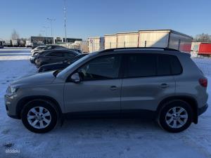 Smilšu krāsa Volkswagen Tiguan 2012 Tallina, ar dzinēja tilpumu 1.40 L un nobraukumu 160 tūkst. km par 9000 €, foto 14 vietnē AUTOMOTO.COM.LV