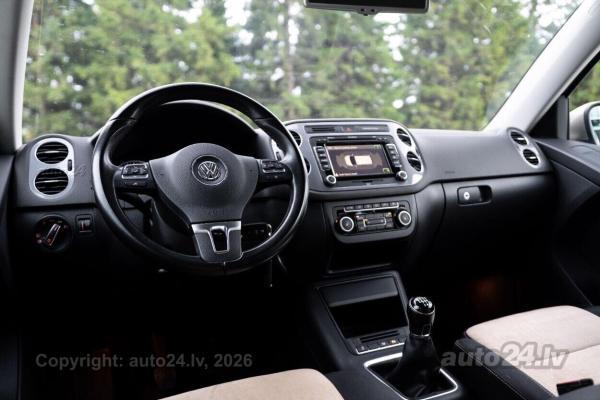 Smilšu krāsa Volkswagen Tiguan 2013 Tallina, ar dzinēja tilpumu 1.40 L un nobraukumu 95 tūkst. km par 8690 €, foto 11 vietnē AUTOMOTO.COM.LV