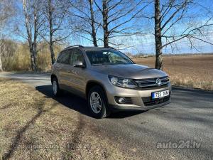 Smilšu krāsa Volkswagen Tiguan 2013 Tartu, ar dzinēja tilpumu 1.40 L un nobraukumu 74 tūkst. km par 9900 €, foto  vietnē AUTOMOTO.COM.LV