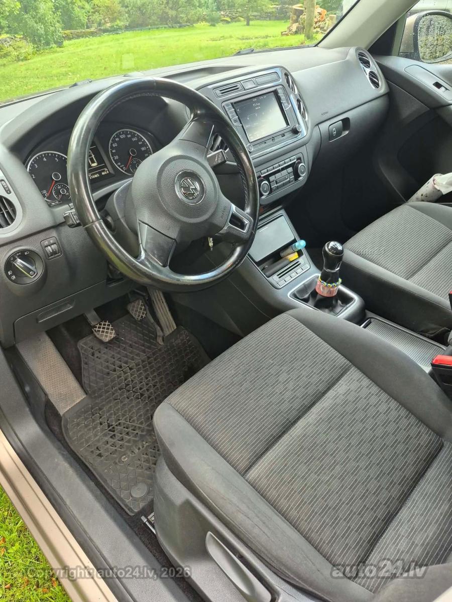 Smilšu krāsa Volkswagen Tiguan 2014 Kuresāre, ar dzinēja tilpumu 1.40 L un nobraukumu 211 tūkst. km par 8500 €, foto 7 vietnē AUTOMOTO.COM.LV