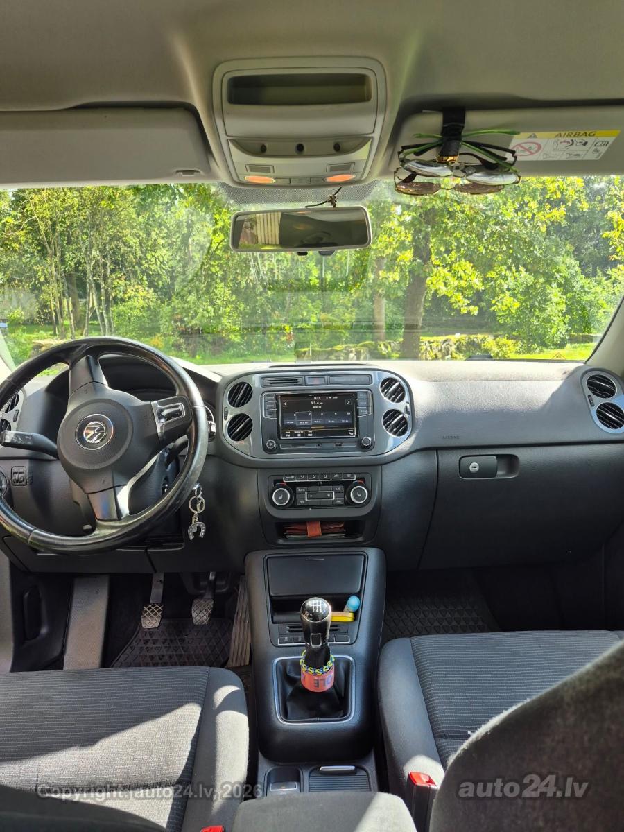Smilšu krāsa Volkswagen Tiguan 2014 Kuresāre, ar dzinēja tilpumu 1.40 L un nobraukumu 211 tūkst. km par 8500 €, foto 9 vietnē AUTOMOTO.COM.LV