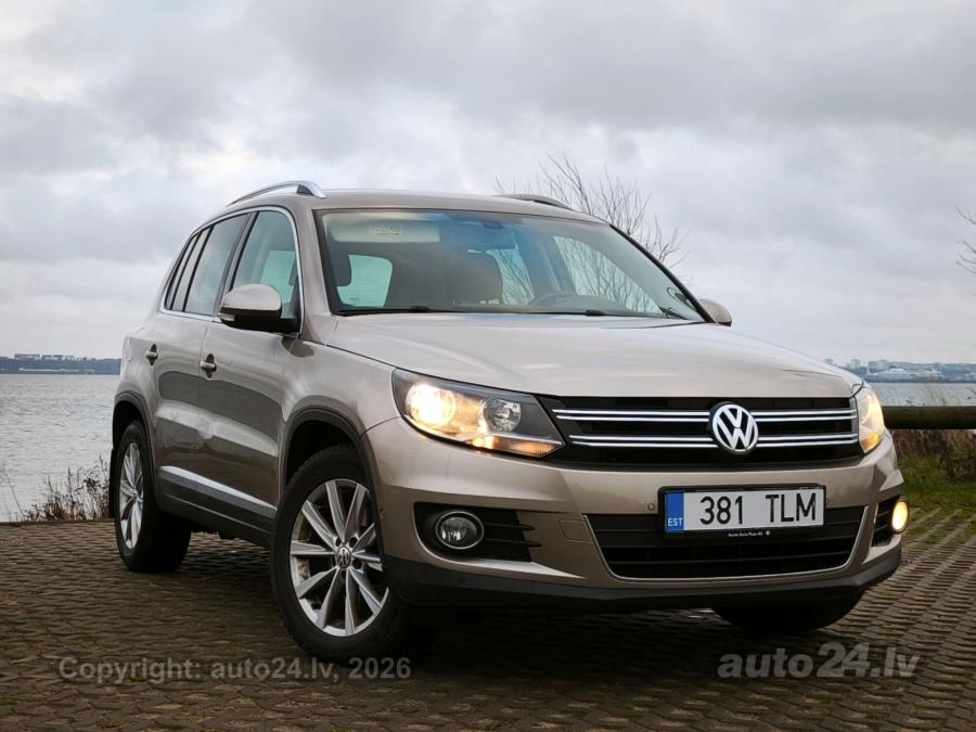 Smilšu krāsa Volkswagen Tiguan 2015 Tallina, ar dzinēja tilpumu 1.40 L un nobraukumu 107 tūkst. km par 12900 €, foto 1 vietnē AUTOMOTO.COM.LV