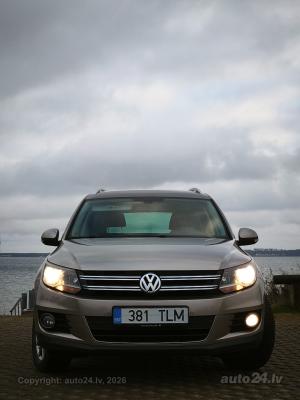 Smilšu krāsa Volkswagen Tiguan 2015 Tallina, ar dzinēja tilpumu 1.40 L un nobraukumu 107 tūkst. km par 12900 €, foto 4 vietnē AUTOMOTO.COM.LV