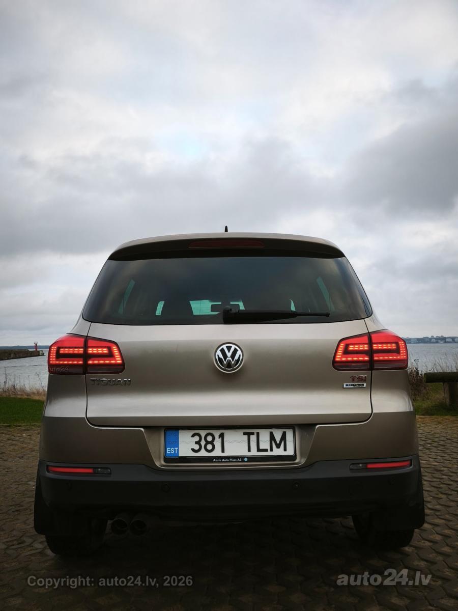 Smilšu krāsa Volkswagen Tiguan 2015 Tallina, ar dzinēja tilpumu 1.40 L un nobraukumu 107 tūkst. km par 12900 €, foto 5 vietnē AUTOMOTO.COM.LV