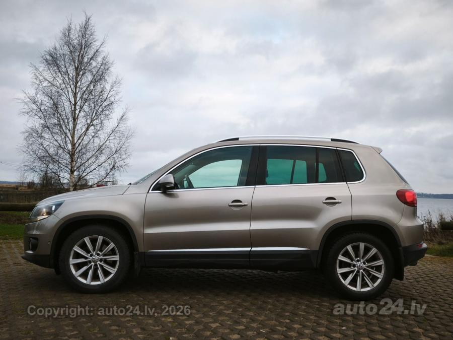 Smilšu krāsa Volkswagen Tiguan 2015 Tallina, ar dzinēja tilpumu 1.40 L un nobraukumu 107 tūkst. km par 12900 €, foto 6 vietnē AUTOMOTO.COM.LV
