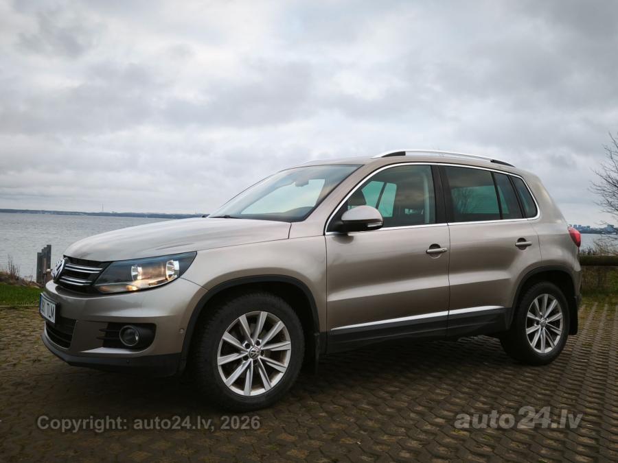 Smilšu krāsa Volkswagen Tiguan 2015 Tallina, ar dzinēja tilpumu 1.40 L un nobraukumu 107 tūkst. km par 12900 €, foto 7 vietnē AUTOMOTO.COM.LV