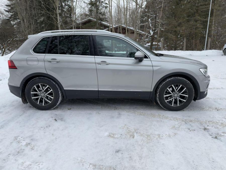 Beige Volkswagen Tiguan 2016 in Tartu, with an engine capacity of 1.40 L and mileage of 111 thousand km for 15500 €, photo 3 on AUTOMOTO.COM.LV