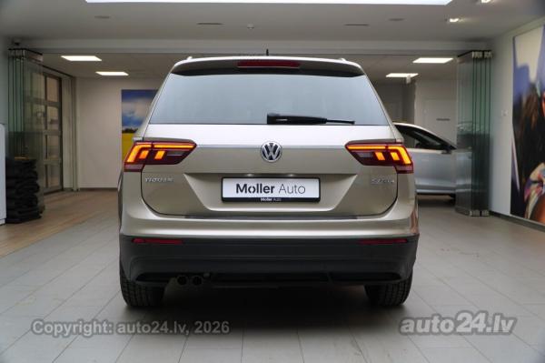 Smilšu krāsa Volkswagen Tiguan 2016 Tallina, ar dzinēja tilpumu 2.00 L un nobraukumu 91 tūkst. km par 16900 €, foto 5 vietnē AUTOMOTO.COM.LV