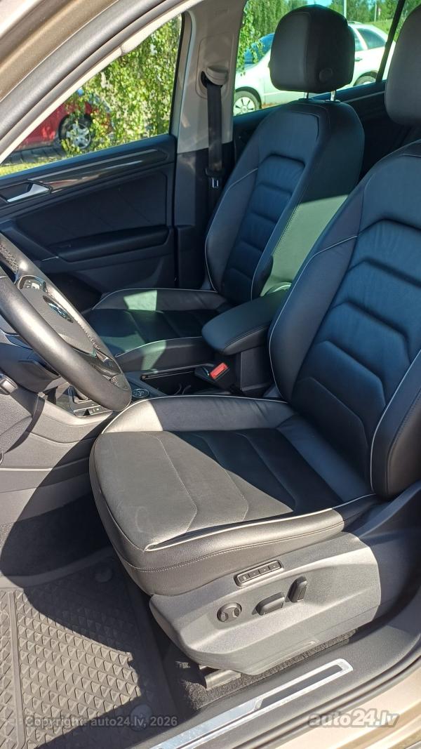 Smilšu krāsa Volkswagen Tiguan 2016 Tartu, ar dzinēja tilpumu 2.00 L un nobraukumu 155 tūkst. km par 18700 €, foto 9 vietnē AUTOMOTO.COM.LV