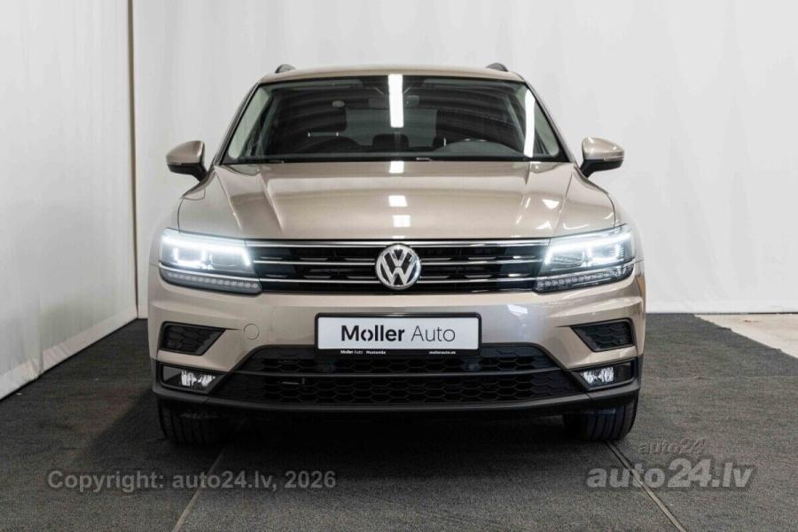 Smilšu krāsa Volkswagen Tiguan 2018 Tallina, ar dzinēja tilpumu 2.00 L un nobraukumu 143 tūkst. km par 18500 €, foto 3 vietnē AUTOMOTO.COM.LV