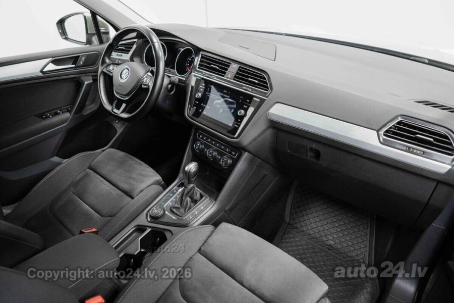 Smilšu krāsa Volkswagen Tiguan 2018 Tallina, ar dzinēja tilpumu 2.00 L un nobraukumu 143 tūkst. km par 18500 €, foto 8 vietnē AUTOMOTO.COM.LV