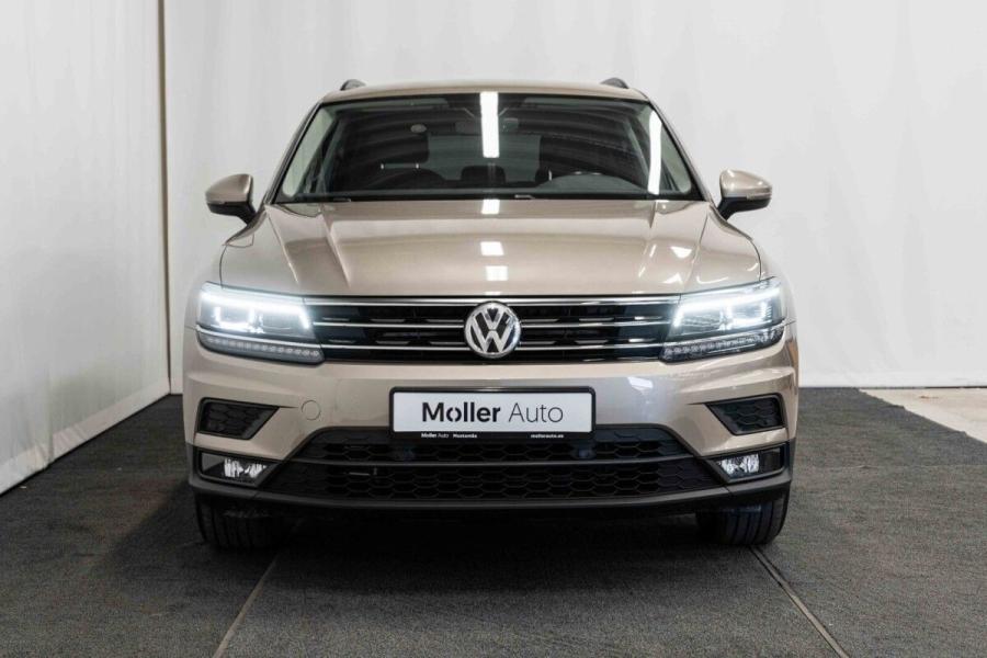Smilšu krāsa Volkswagen Tiguan 2018 Tallina, ar dzinēja tilpumu 2.00 L un nobraukumu 143 tūkst. km par 18500 €, foto 3 vietnē AUTOMOTO.COM.LV