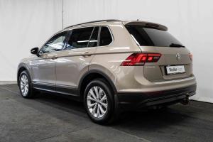 Smilšu krāsa Volkswagen Tiguan 2018 Tallina, ar dzinēja tilpumu 2.00 L un nobraukumu 143 tūkst. km par 18500 €, foto 4 vietnē AUTOMOTO.COM.LV