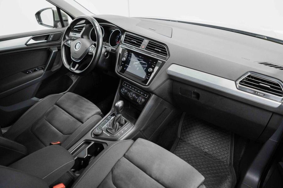 Smilšu krāsa Volkswagen Tiguan 2018 Tallina, ar dzinēja tilpumu 2.00 L un nobraukumu 143 tūkst. km par 18500 €, foto 8 vietnē AUTOMOTO.COM.LV