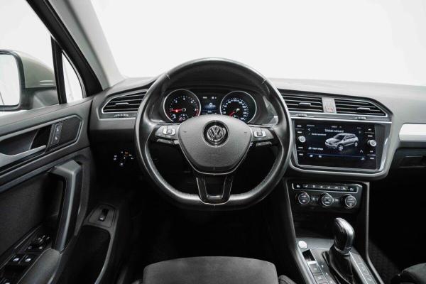 Beige Volkswagen Tiguan 2018 in Tallinn, with an engine capacity of 2.00 L and mileage of 143 thousand km for 18500 €, photo 10 on AUTOMOTO.COM.LV
