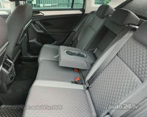 Smilšu krāsa Volkswagen Tiguan 2018 Tallina, ar dzinēja tilpumu 1.40 L un nobraukumu 68 tūkst. km par 19000 €, foto 12 vietnē AUTOMOTO.COM.LV