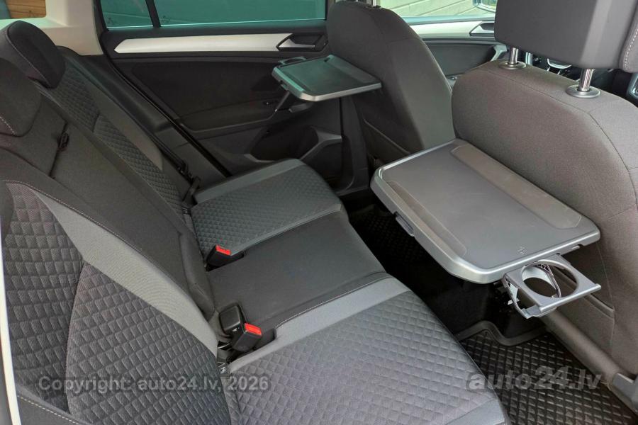 Smilšu krāsa Volkswagen Tiguan 2018 Tallina, ar dzinēja tilpumu 1.40 L un nobraukumu 68 tūkst. km par 19000 €, foto 13 vietnē AUTOMOTO.COM.LV
