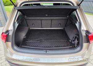 Smilšu krāsa Volkswagen Tiguan 2018 Tallina, ar dzinēja tilpumu 1.40 L un nobraukumu 68 tūkst. km par 19000 €, foto 16 vietnē AUTOMOTO.COM.LV