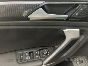 Beige Volkswagen Tiguan 2018 in Tallinn, with an engine capacity of 2.00 L and mileage of 240 thousand km for 15400 €, photo 8 on AUTOMOTO.COM.LV