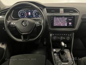Beige Volkswagen Tiguan 2018 in Tallinn, with an engine capacity of 2.00 L and mileage of 240 thousand km for 15400 €, photo 11 on AUTOMOTO.COM.LV