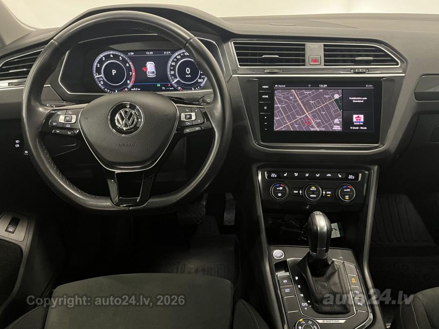 Beige Volkswagen Tiguan 2018 in Tallinn, with an engine capacity of 2.00 L and mileage of 240 thousand km for 15400 €, photo 11 on AUTOMOTO.COM.LV