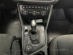 Beige Volkswagen Tiguan 2018 in Tallinn, with an engine capacity of 2.00 L and mileage of 240 thousand km for 15400 €, photo 13 on AUTOMOTO.COM.LV