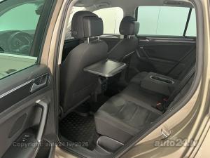 Beige Volkswagen Tiguan 2018 in Tallinn, with an engine capacity of 2.00 L and mileage of 240 thousand km for 15400 €, photo 15 on AUTOMOTO.COM.LV