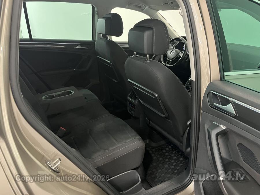 Beige Volkswagen Tiguan 2018 in Tallinn, with an engine capacity of 2.00 L and mileage of 240 thousand km for 15400 €, photo 16 on AUTOMOTO.COM.LV