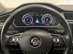 Beige Volkswagen Tiguan 2018 in Tallinn, with an engine capacity of 2.00 L and mileage of 240 thousand km for 15400 €, photo 19 on AUTOMOTO.COM.LV