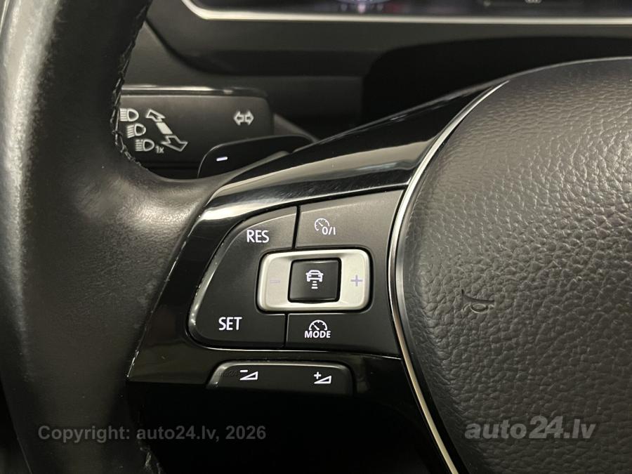 Beige Volkswagen Tiguan 2018 in Tallinn, with an engine capacity of 2.00 L and mileage of 240 thousand km for 15400 €, photo 20 on AUTOMOTO.COM.LV