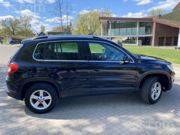 Melns Volkswagen Tiguan 2007 Rēzekne, ar dzinēja tilpumu 2.00 L un nobraukumu 0 tūkst. km par 5950 €, foto 4 vietnē AUTOMOTO.COM.LV