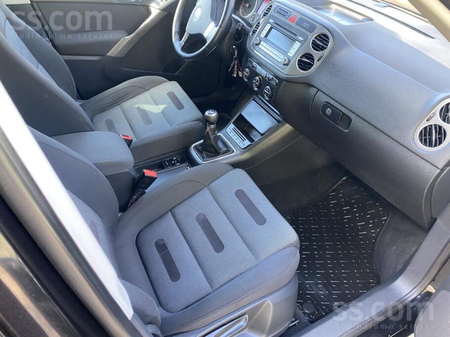 Melns Volkswagen Tiguan 2007 Rēzekne, ar dzinēja tilpumu 2.00 L un nobraukumu 0 tūkst. km par 5950 €, foto 14 vietnē AUTOMOTO.COM.LV