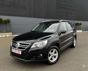 Melns Volkswagen Tiguan 2007 Šauļi, ar dzinēja tilpumu 2.00 L un nobraukumu 289 tūkst. km par 4890 €, foto  vietnē AUTOMOTO.COM.LV