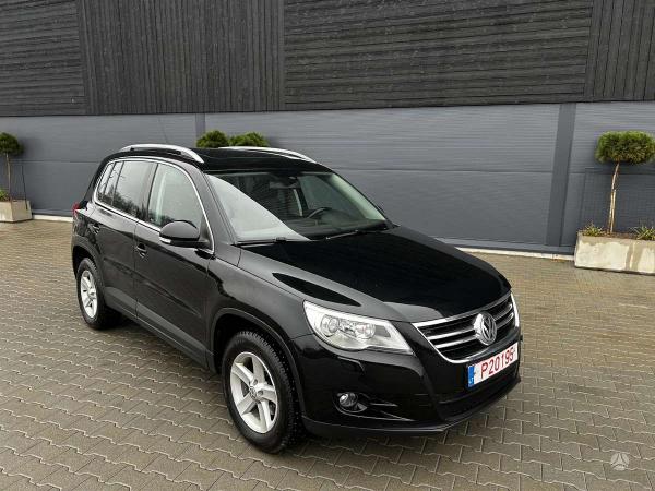 Melns Volkswagen Tiguan 2007 Šauļi, ar dzinēja tilpumu 2.00 L un nobraukumu 289 tūkst. km par 4890 €, foto 2 vietnē AUTOMOTO.COM.LV