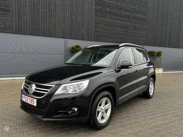 Melns Volkswagen Tiguan 2007 Šauļi, ar dzinēja tilpumu 2.00 L un nobraukumu 289 tūkst. km par 4890 €, foto 3 vietnē AUTOMOTO.COM.LV